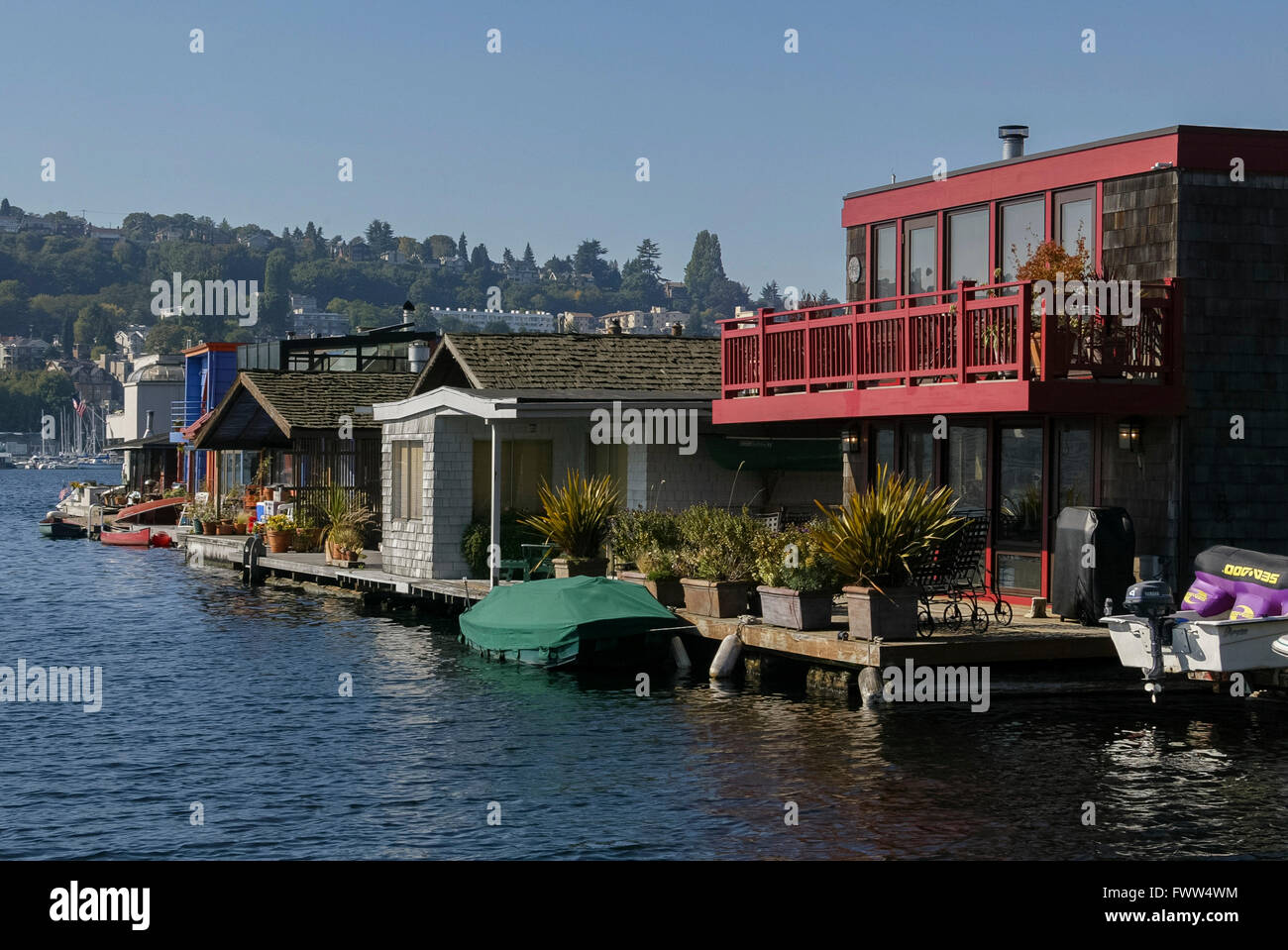 House boats homes along Lake Union in Seattle, Washington Stock Photo ...