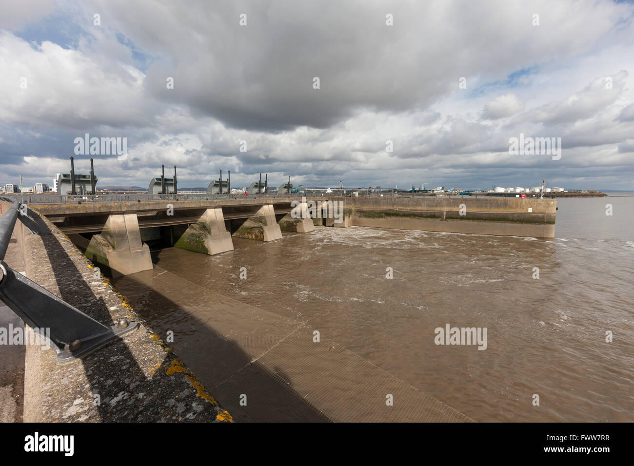 Penarth barrage and Cardiff Bay marina development Stock Photo - Alamy