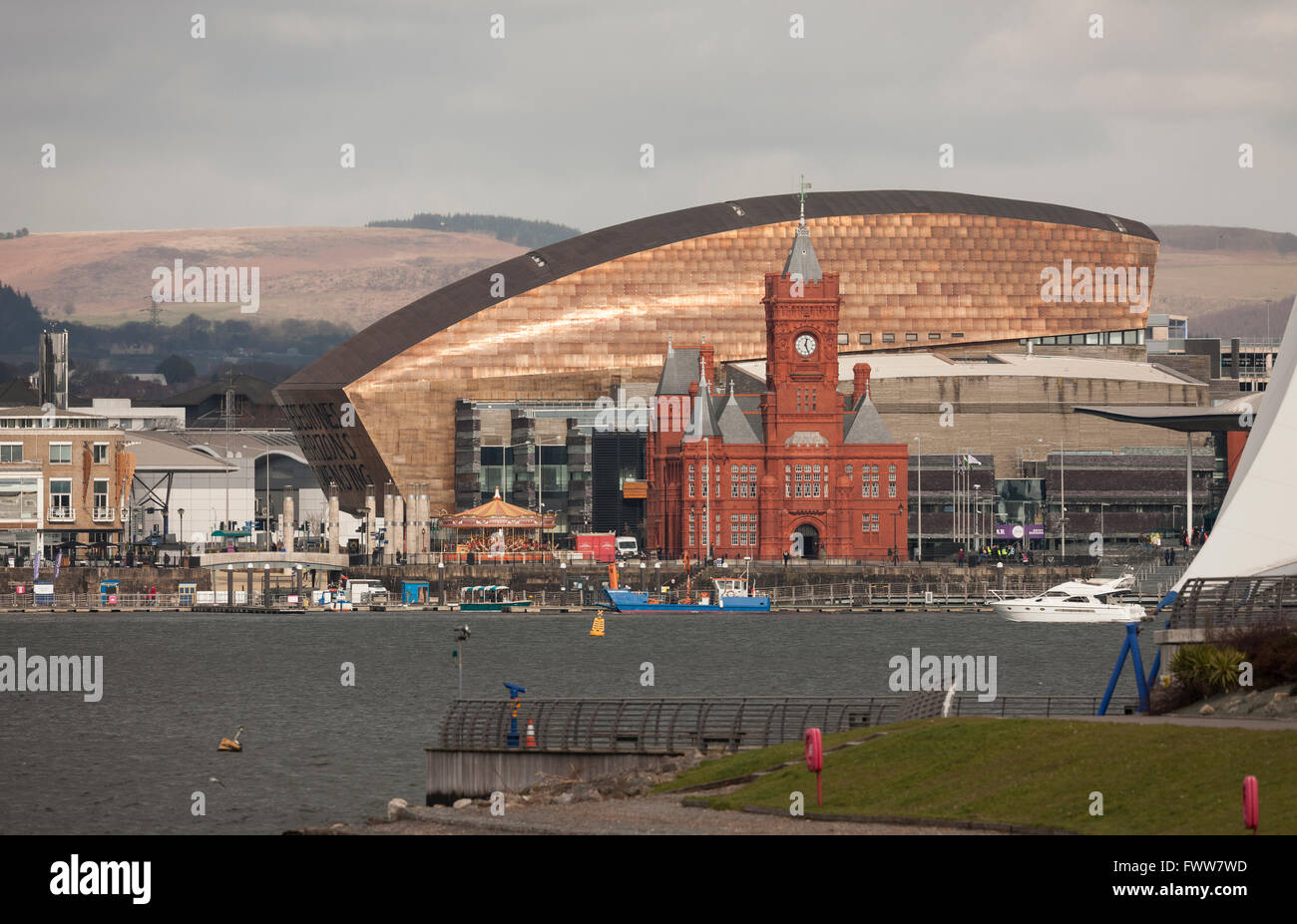 Penarth barrage and Cardiff Bay marina development Stock Photo - Alamy