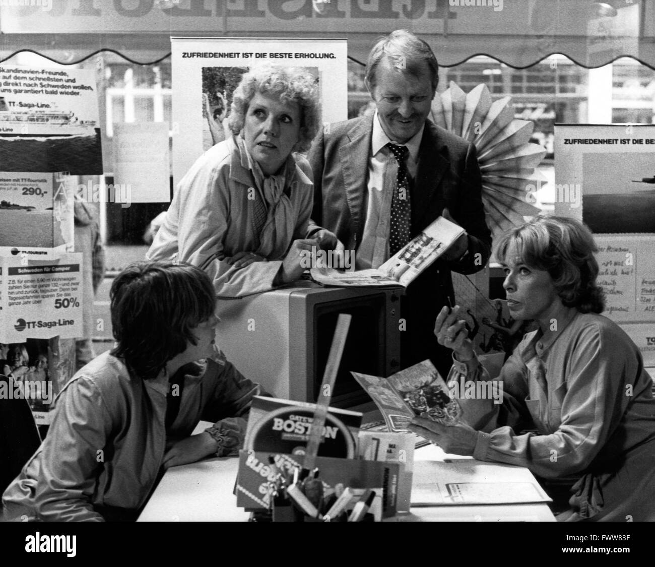 Holiday film movie 1980s hi-res stock photography and images - Alamy