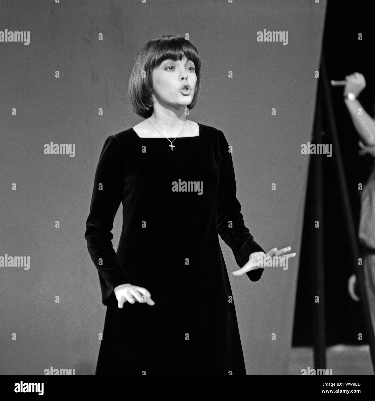 Französische Sängerin Mireille Mathieu, Deutschland 1960er Jahre ...