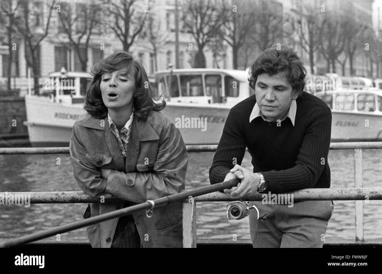 Treffem der beiden Volksschauspieler Heidi Mahler und Peter Millowitsch ...