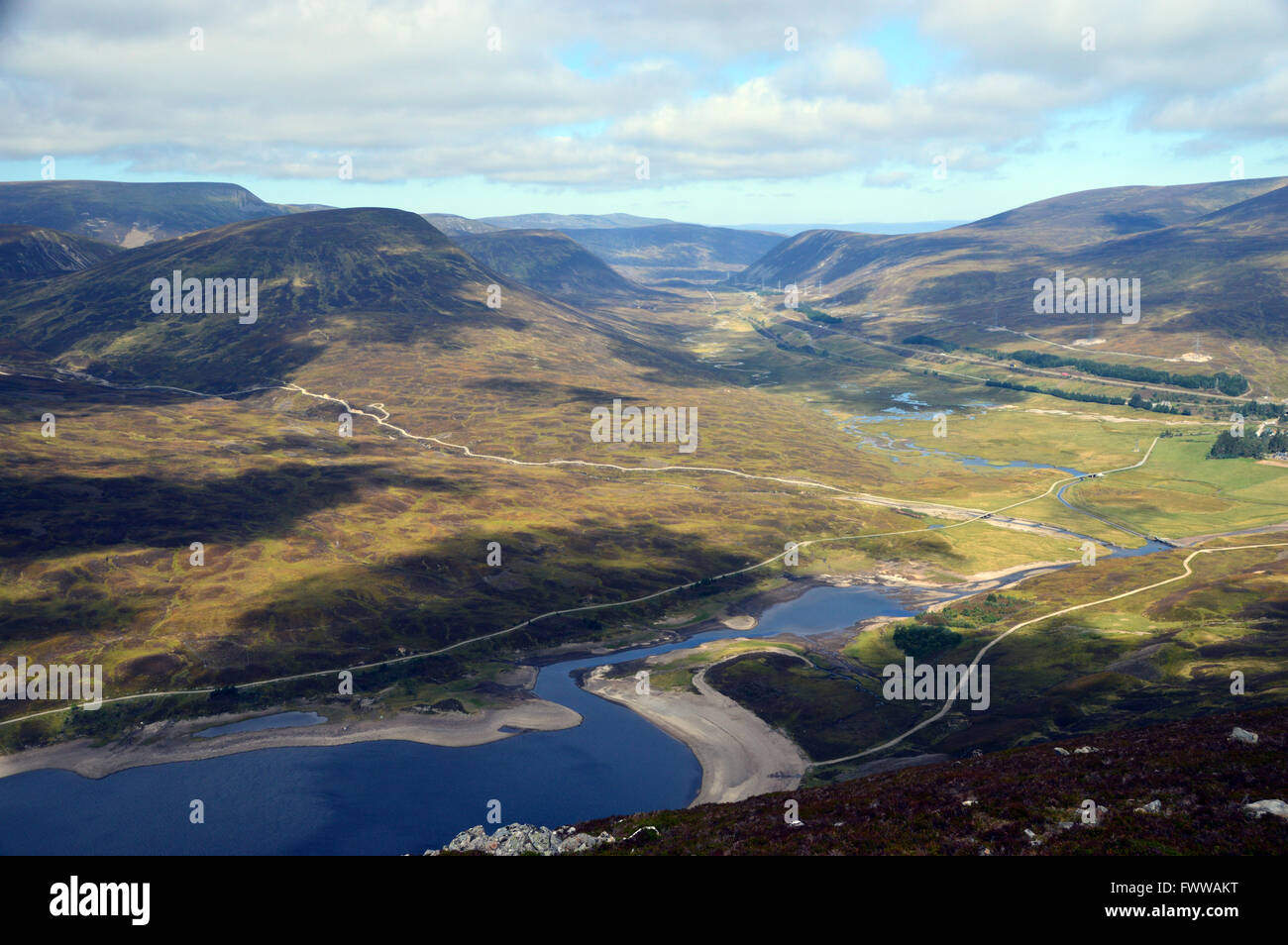 Loch garry pass of drumochter hi-res stock photography and images - Alamy