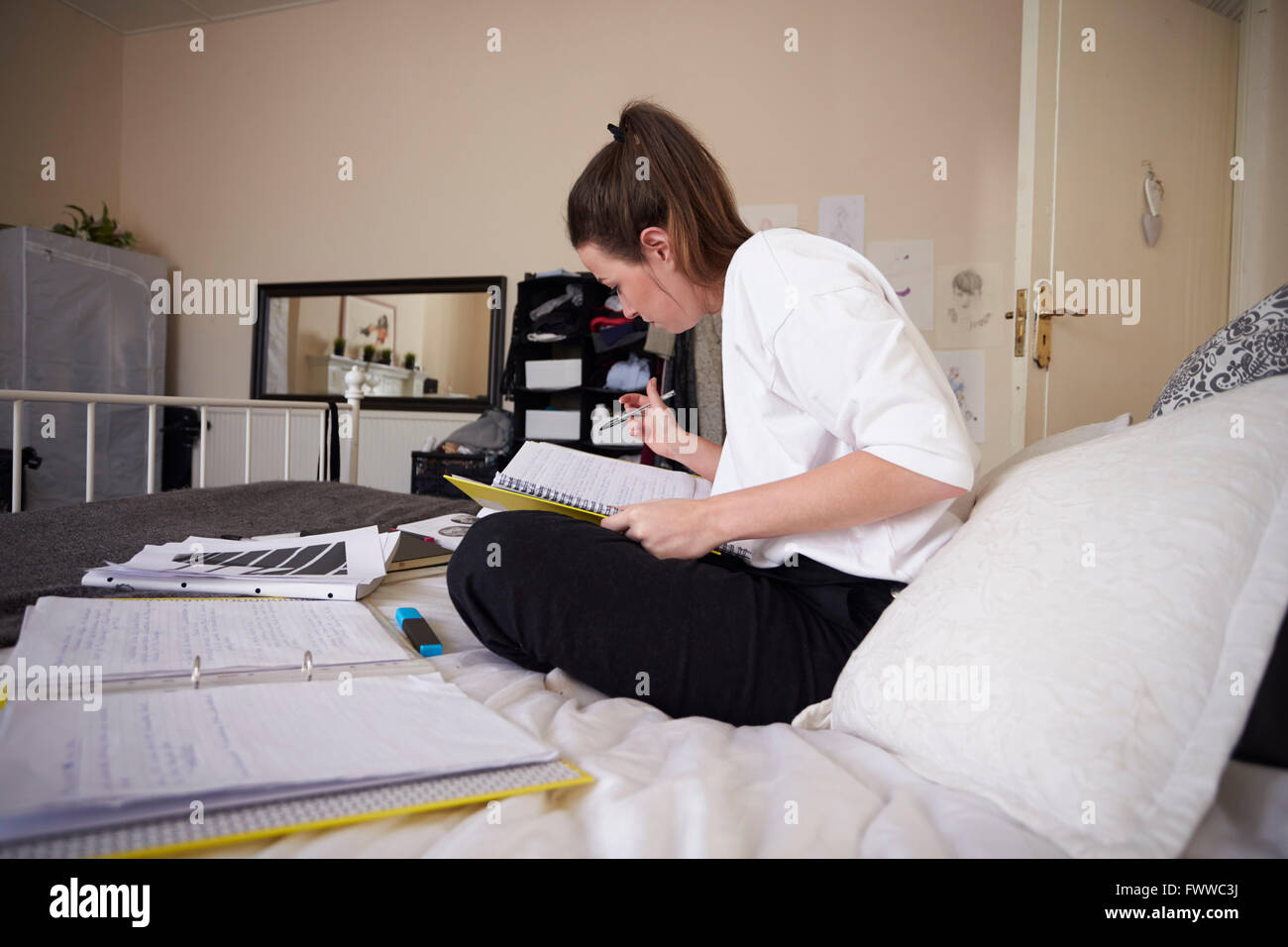 Student accommodation bedroom hi-res stock photography and images - Alamy