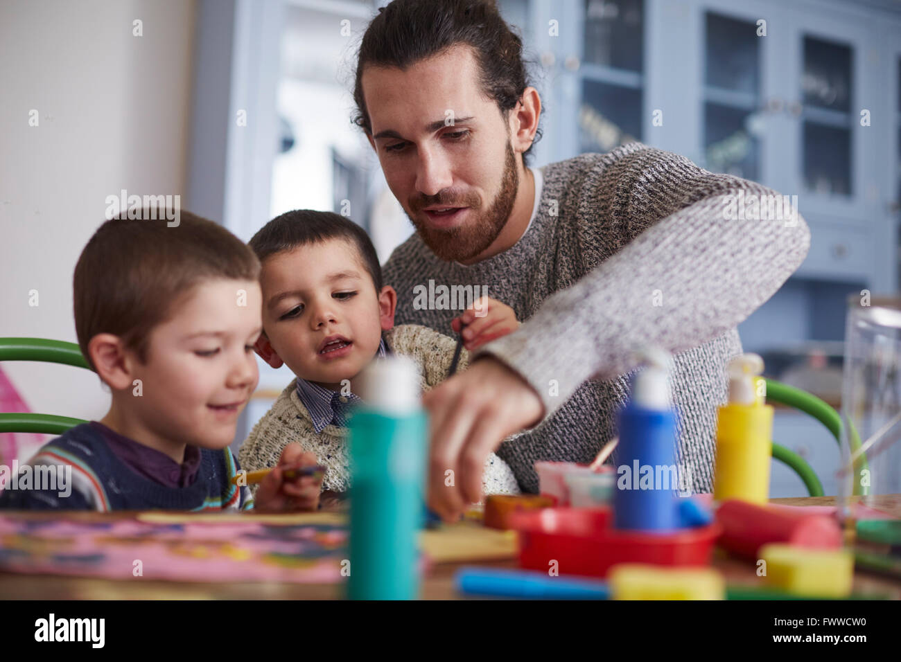 Paint picture hi-res stock photography and images - Alamy