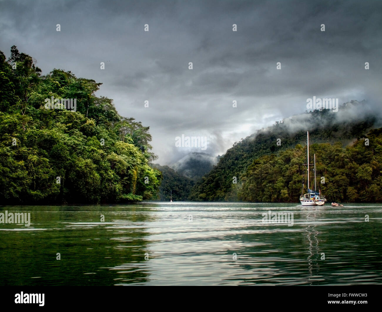 Río dulce guatemala High Resolution Stock Photography and Images - Alamy