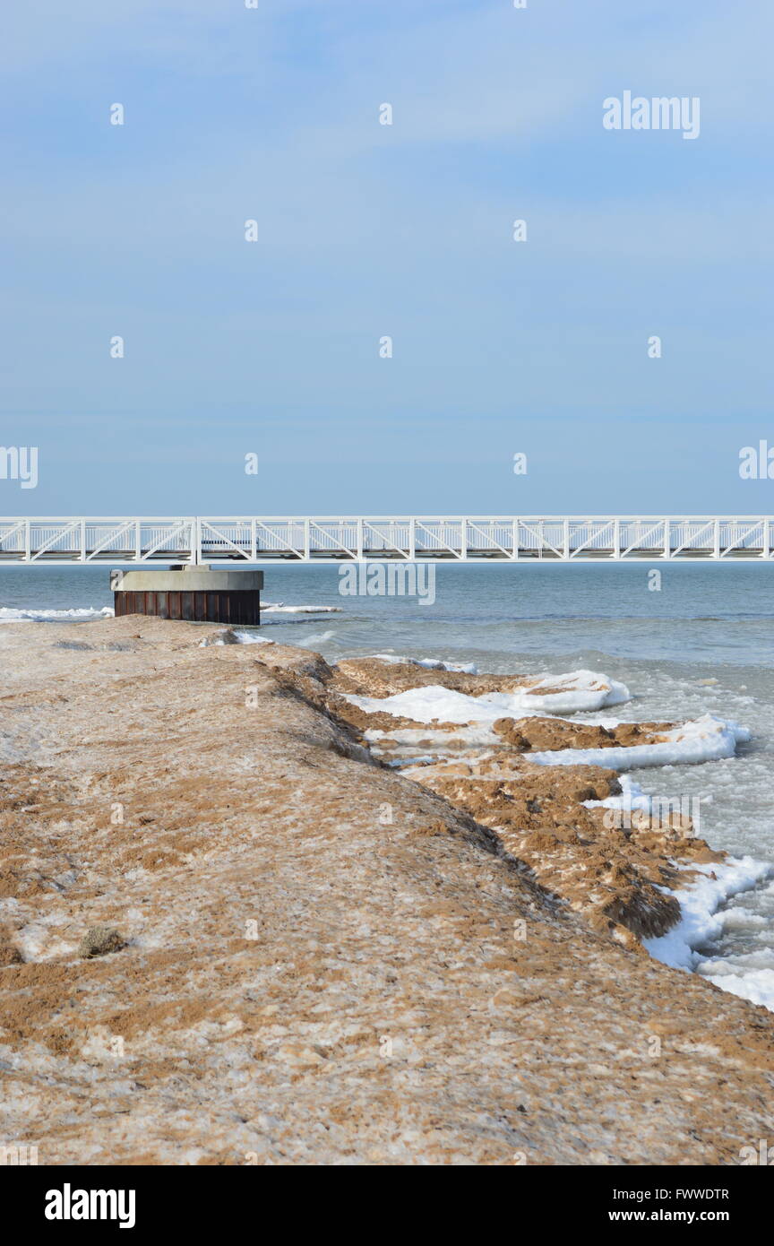Horizon on lake hi-res stock photography and images - Alamy
