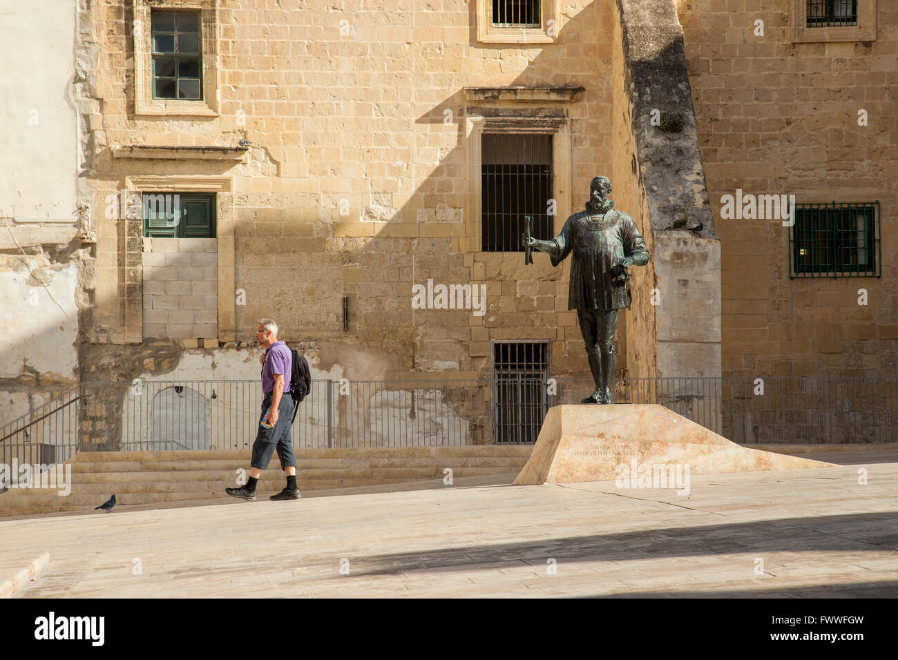 Statue of Valletta's founder, Grand Master Jean de Vallette, Valletta ...