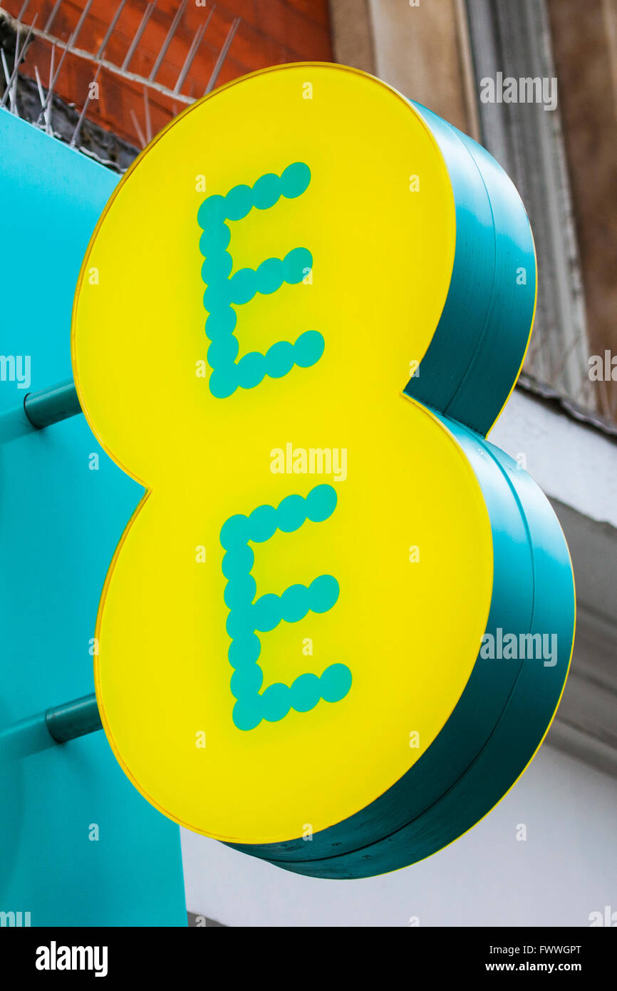 LONDON, UK - APRIL 7TH 2016: The logo on the exterior of an EE retail ...