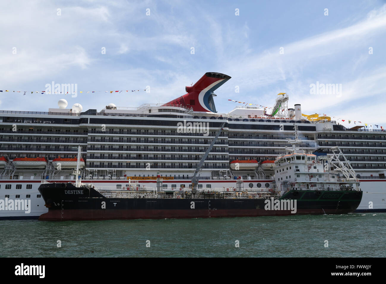Spirit of australia boat hi-res stock photography and images - Alamy