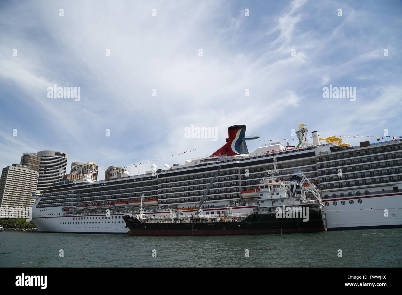 Spirit of australia boat hi-res stock photography and images - Alamy
