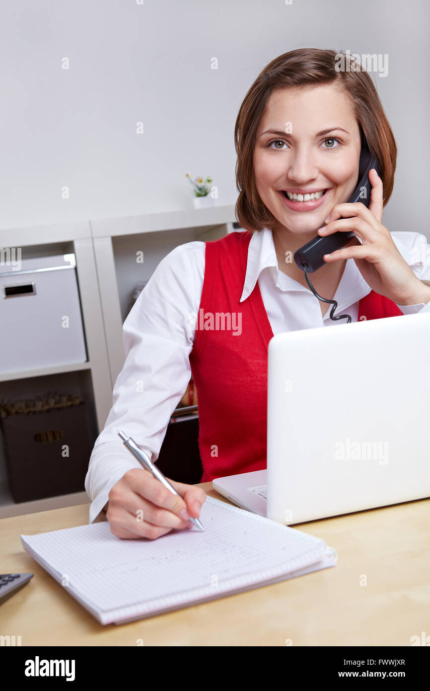 Call center hi-res stock photography and images - Alamy