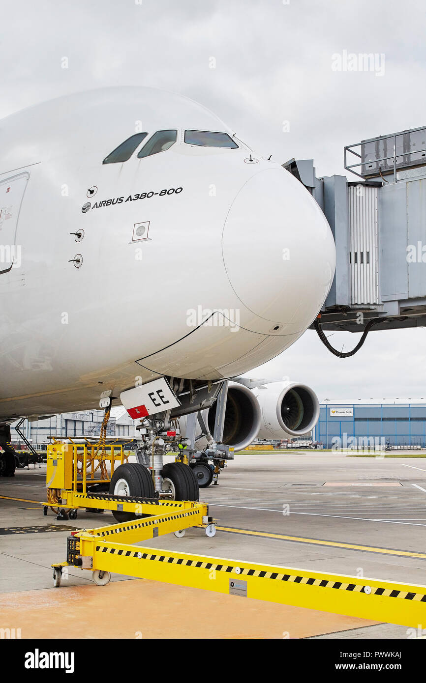 Gangway airplane hi-res stock photography and images - Alamy
