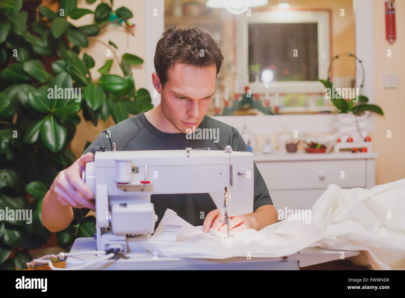 The sewing machine to sew hi-res stock photography and images - Alamy