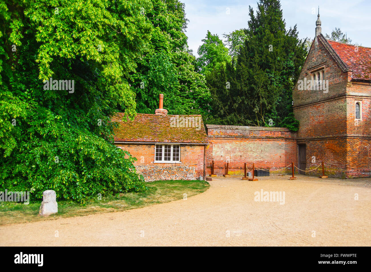 Old english brick house backyard hi-res stock photography and images ...