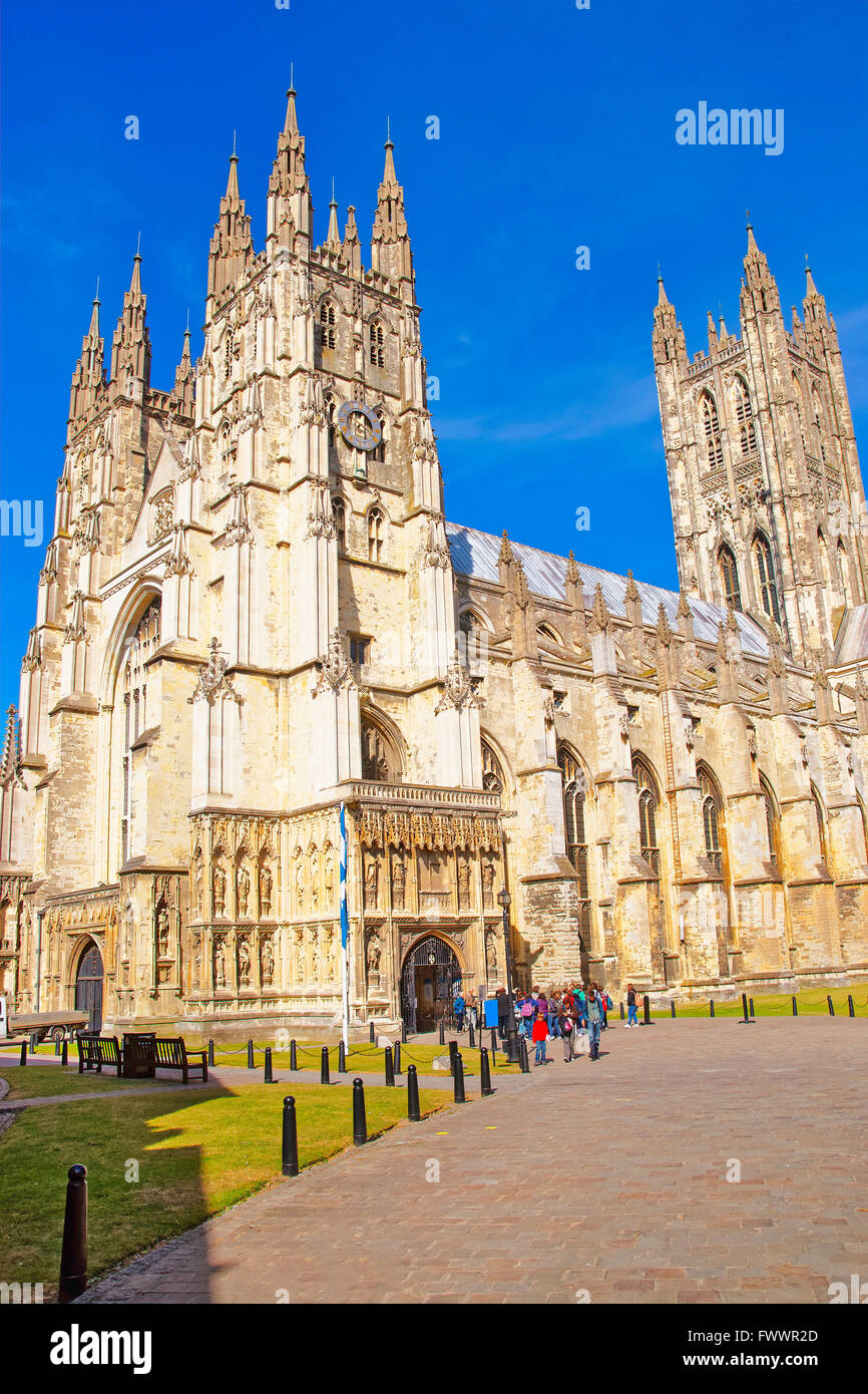 Cathedrals in england hi-res stock photography and images - Alamy