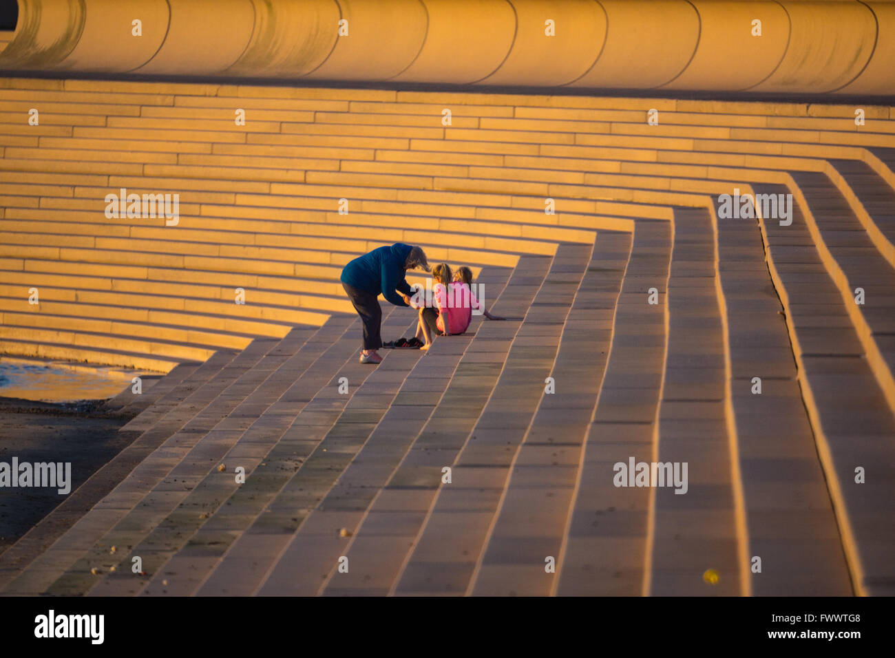 Blackpool,UK. 7th April 2016. weather news. After the early morning ...