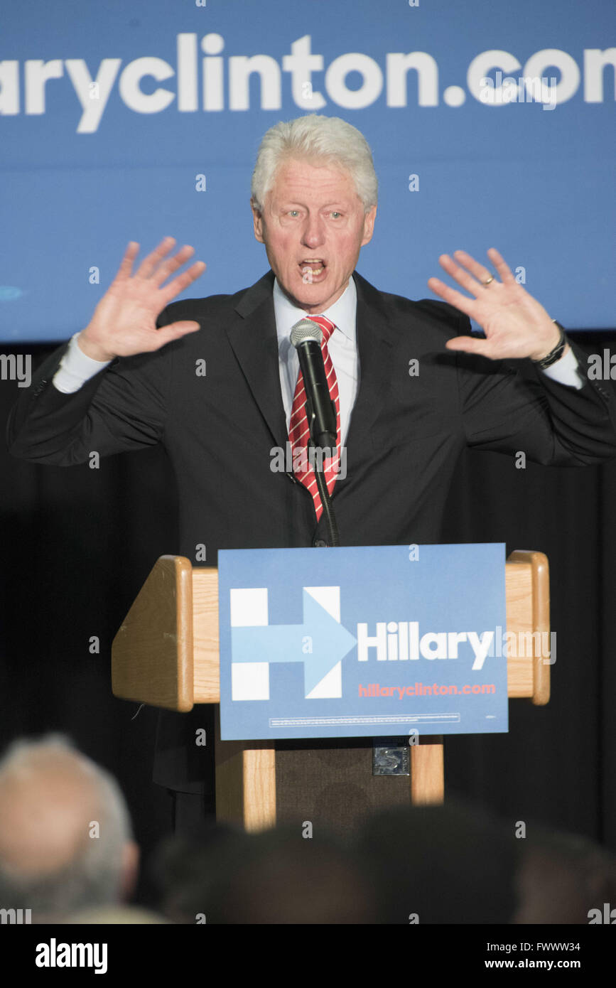 Philadelphia, Pennsylvania, USA. 7th Apr, 2016. Former President, BILL ...
