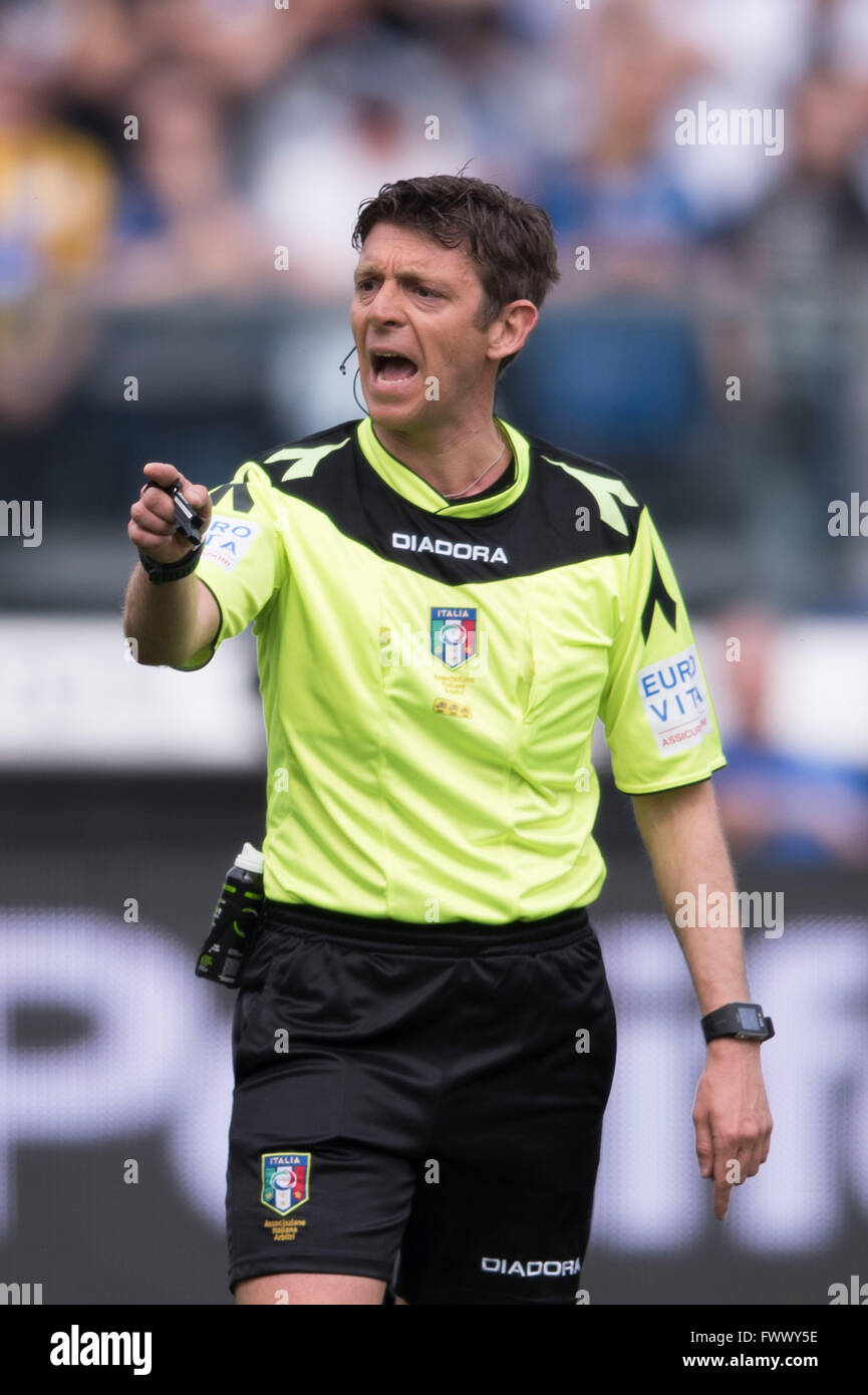 Italian referee gianluca rocchi of serie hi-res stock photography and images - Alamy
