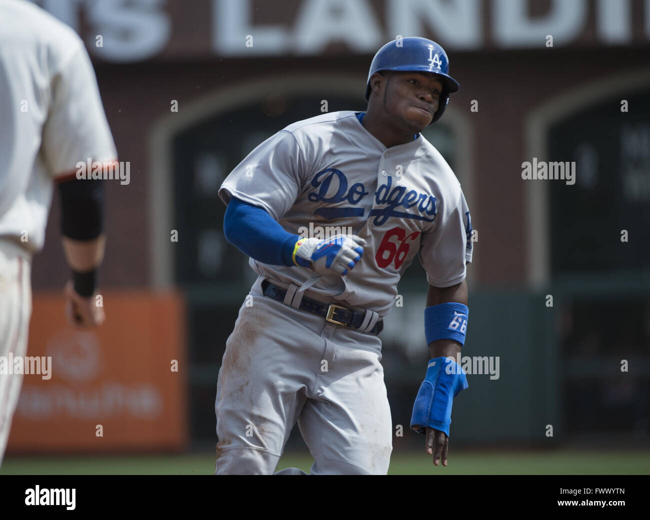 San Francisco, USA. 7th Apr, 2016. Dodger baserunner Yasiel Puig runs ...