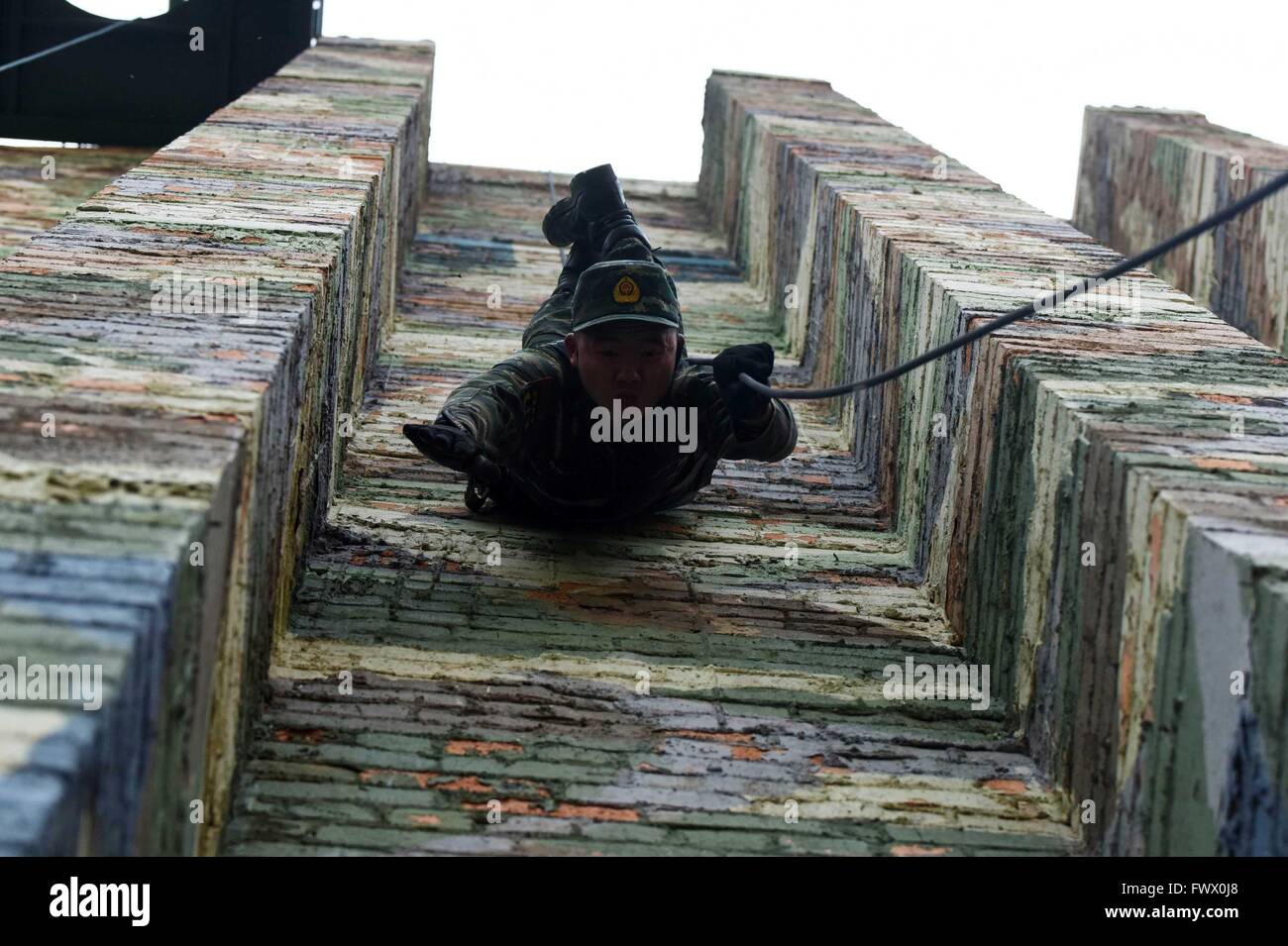 Commando climbing rock hi-res stock photography and images - Alamy