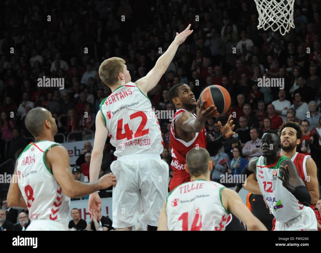 Bamberg, Germany. 07th Apr, 2016. Brose Baskets Bamberg' Darius Miller ...