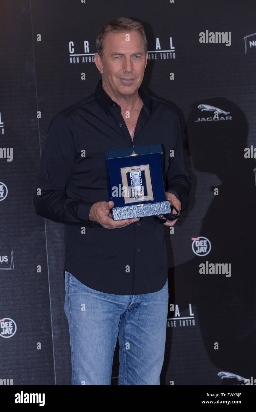 Rome, Italy. 8th April, 2016. US actor Kevin Costner poses with 'Nastri ...