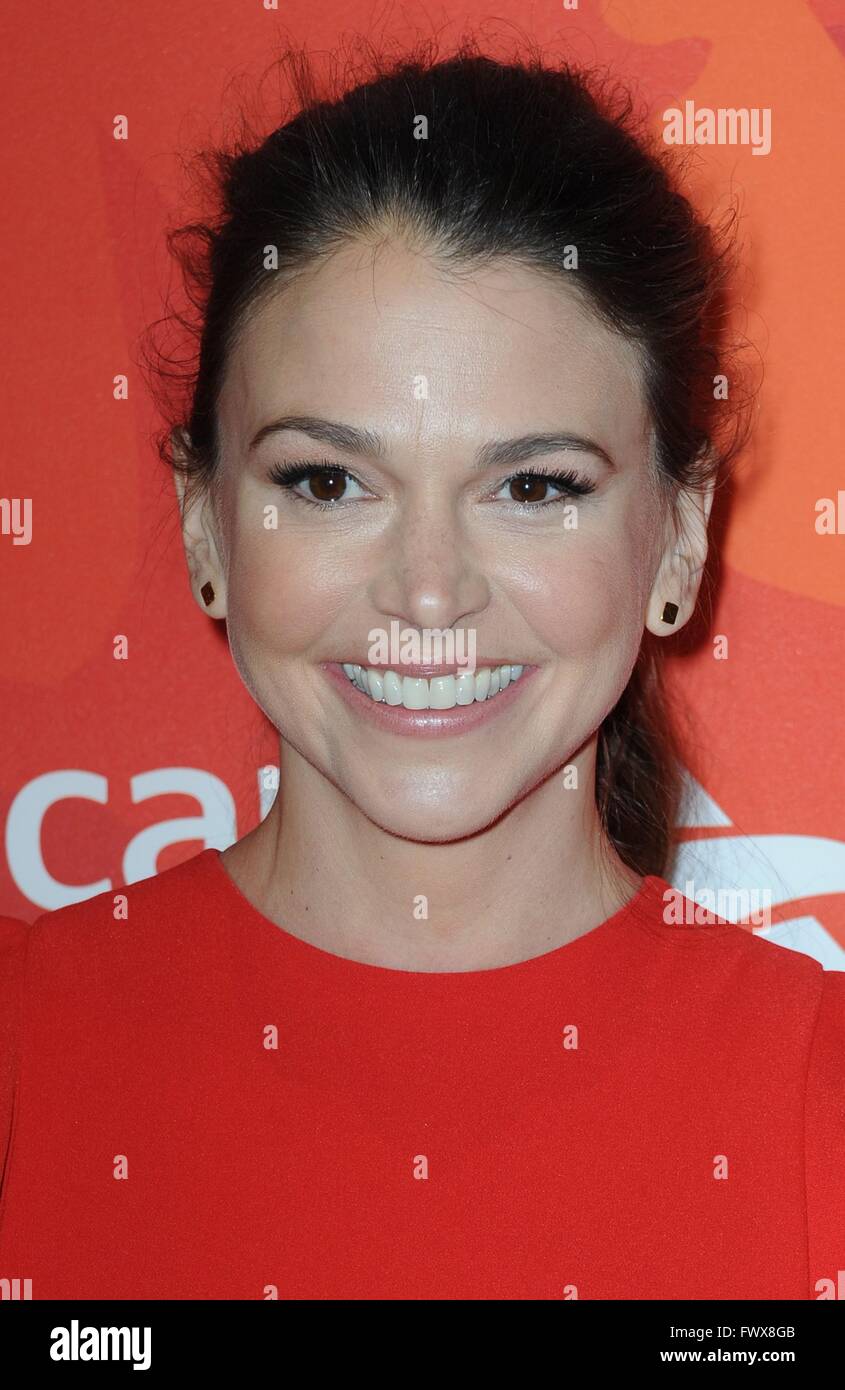 New York, NY, USA. 8th Apr, 2016. Sutton Foster at arrivals for Variety ...
