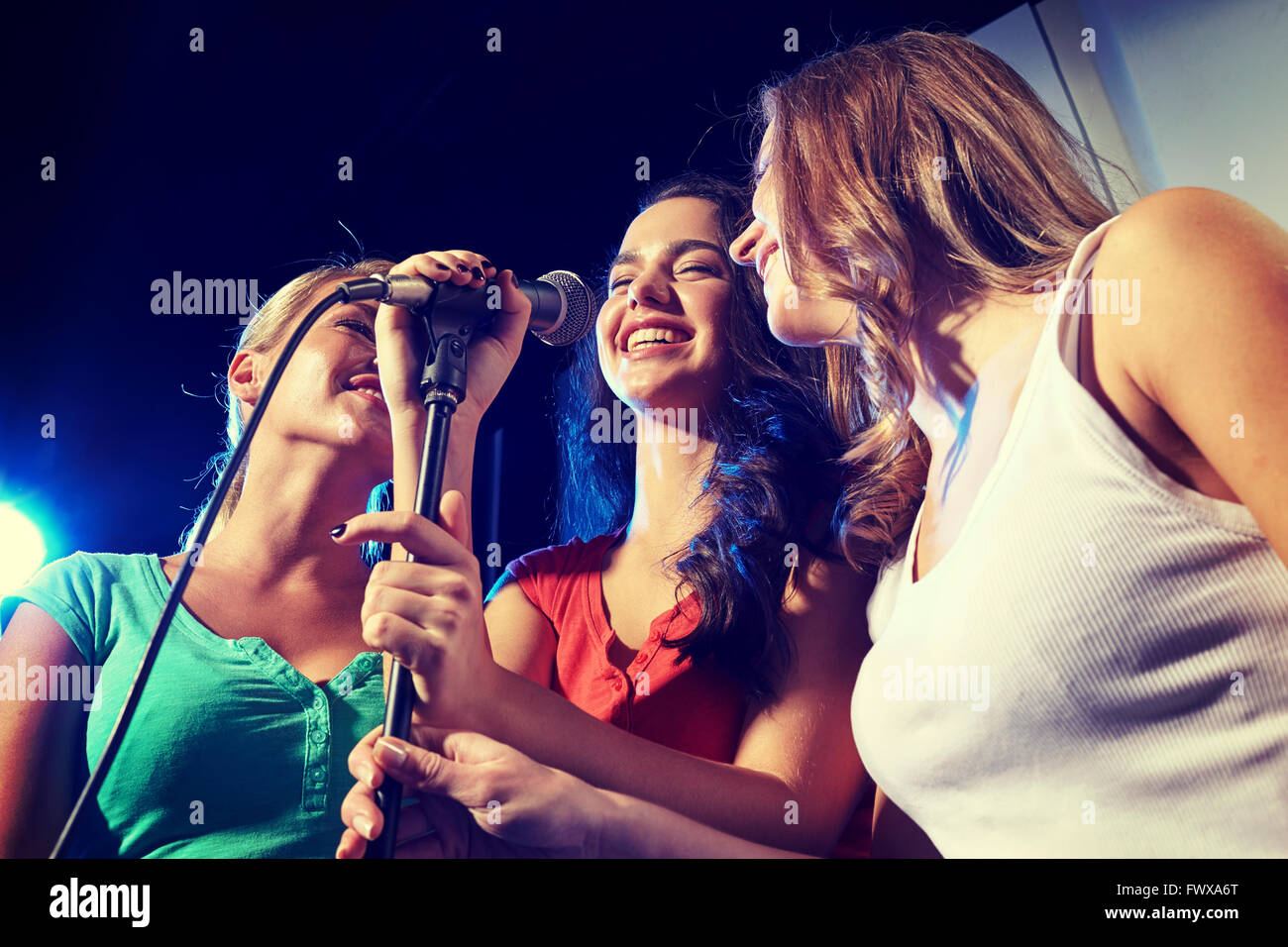 Hispanic girls band hi-res stock photography and images - Alamy