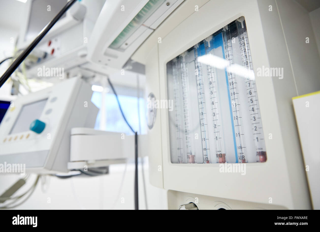 Ecmo hi-res stock photography and images - Alamy
