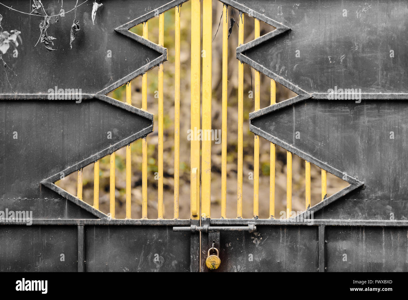 The yellow gate hi-res stock photography and images - Alamy