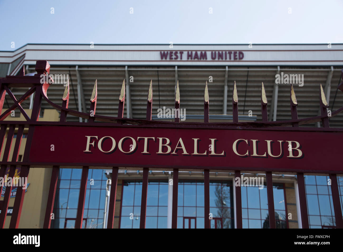 John lyall west ham hi-res stock photography and images - Alamy