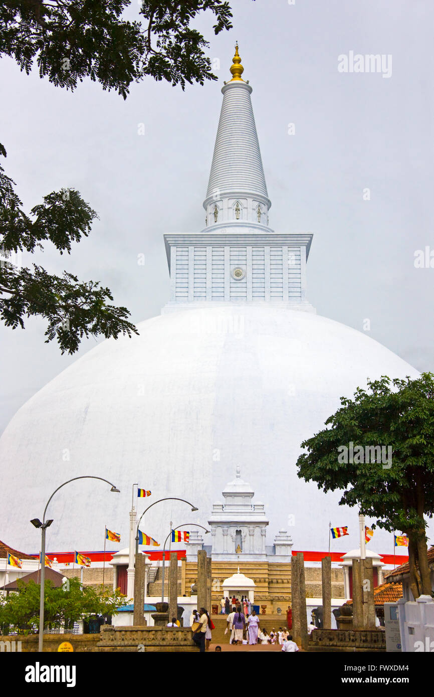 Ruwanwelisaya Dagoba, Anuradhapura (UNESCO World Heritage site), Sri ...