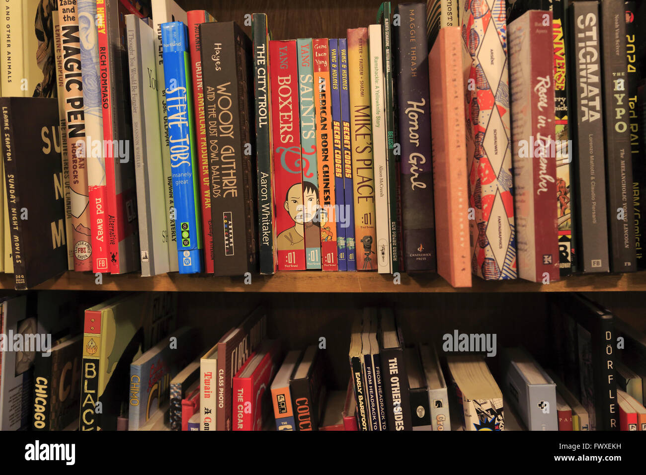 Bookstore shelf of fiction books hi-res stock photography and images ...