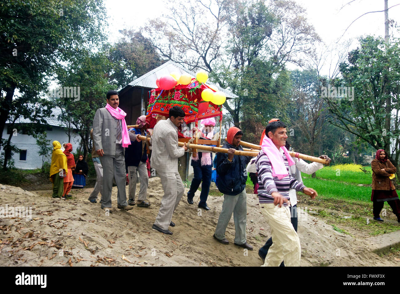 Palki doli palanquin india hi-res stock photography and images - Alamy