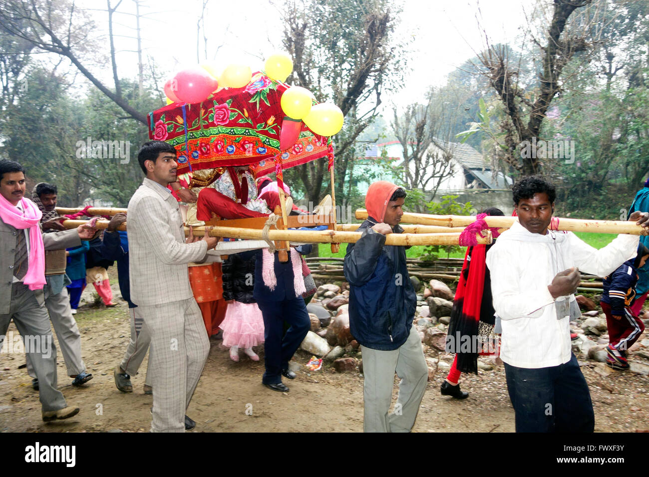 Palki doli palanquin india hi-res stock photography and images - Alamy