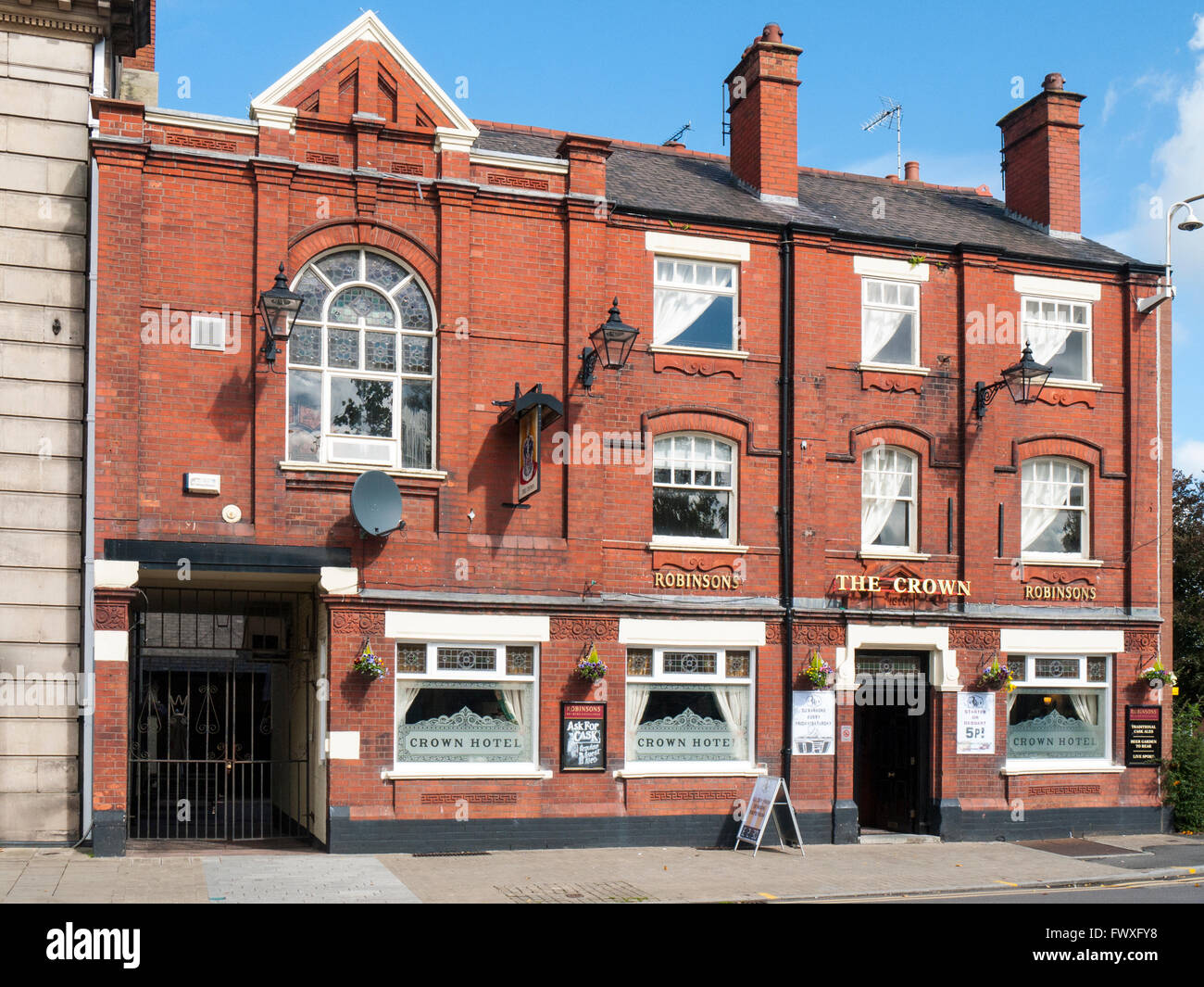 Crown hotel crewe hi-res stock photography and images - Alamy