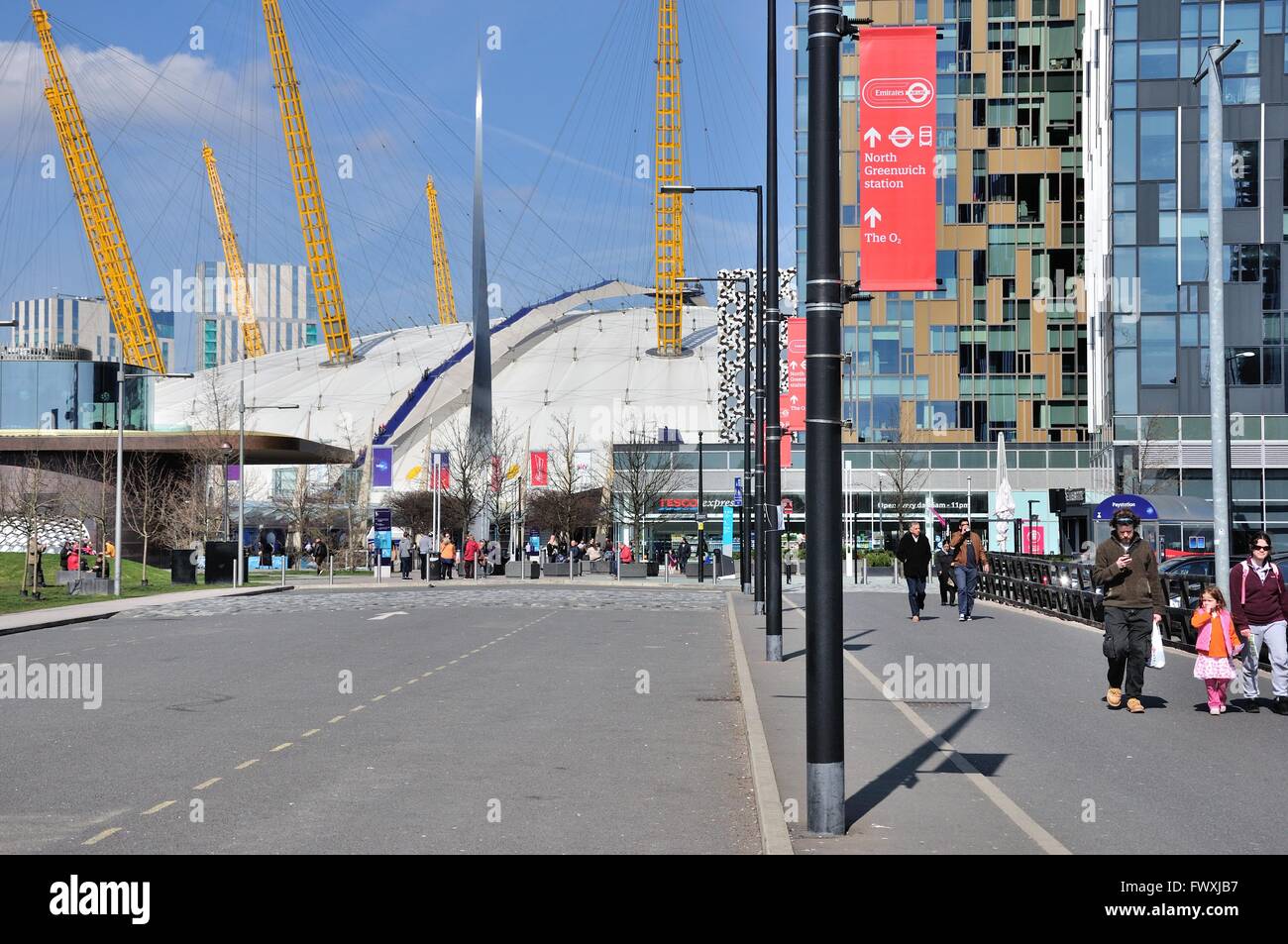 Street scene at the O2 Arena, North Greenwich, London Stock Photo - Alamy