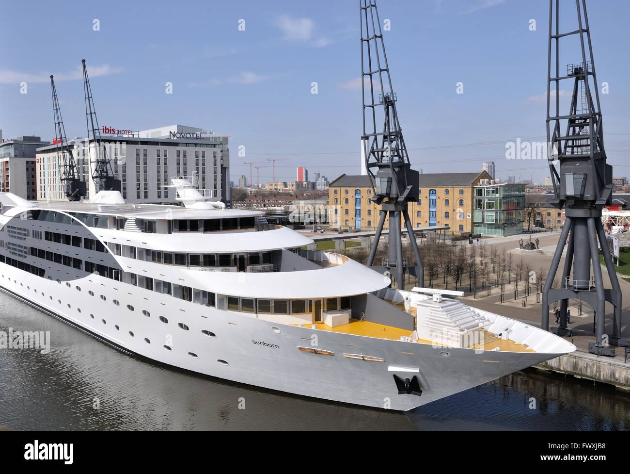 Hotel ship Sunborn moored in the Royal Victoria Dock, Silvertown, East ...