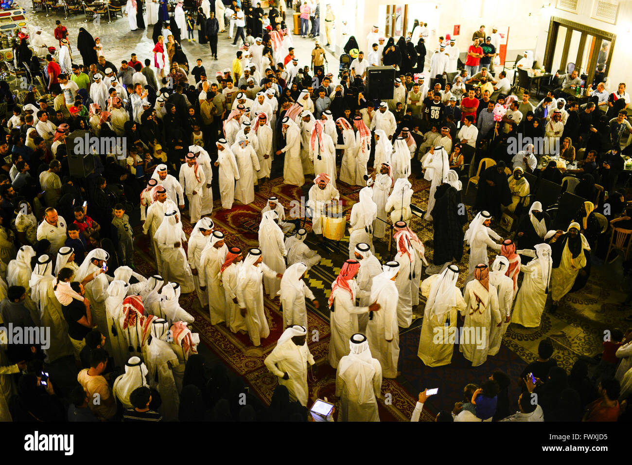 QATAR, Doha, Bazar Souq Waqif, dancing sheikhs / KATAR, Doha, Basar ...