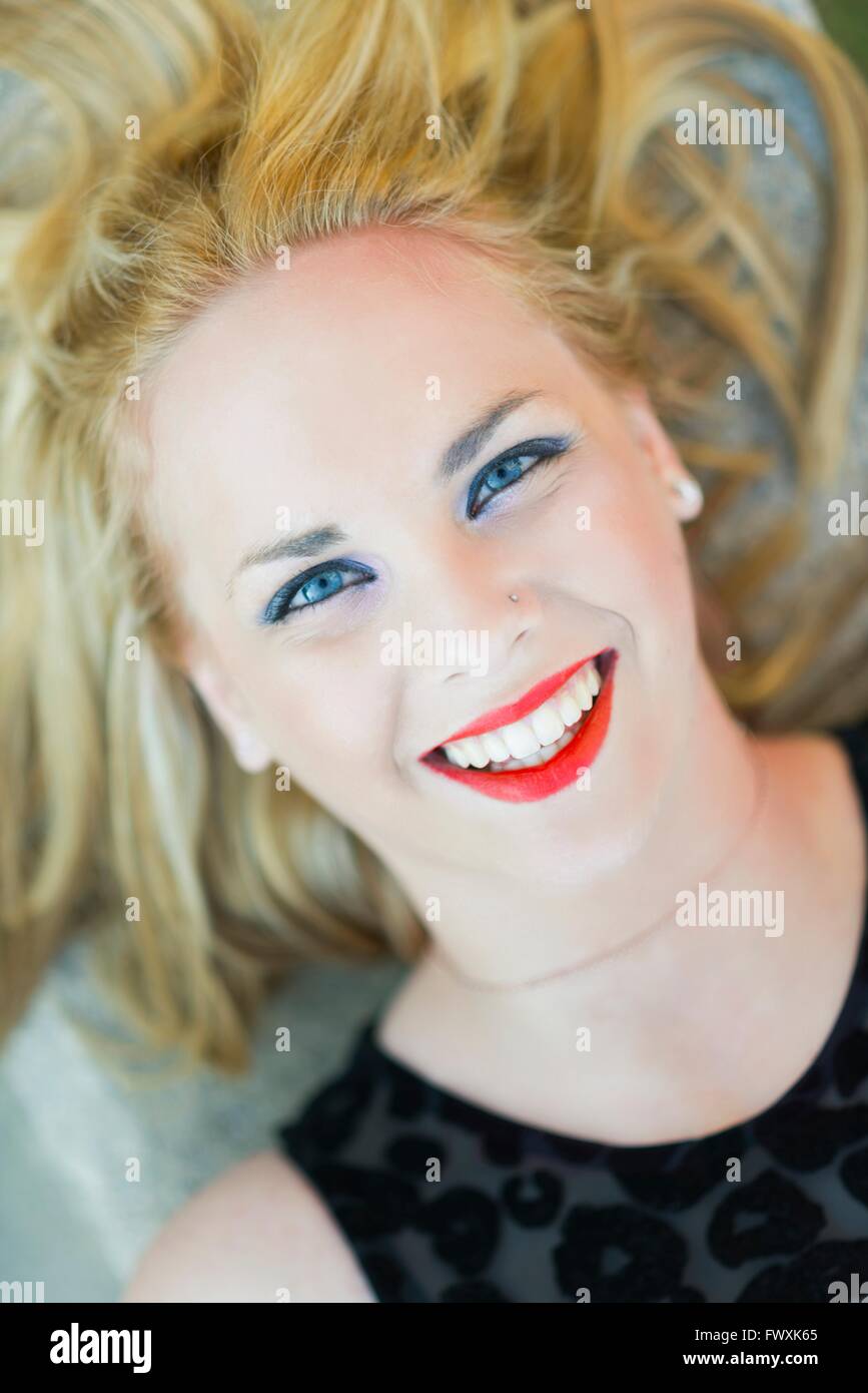 Single solo beauty teenage hi-res stock photography and images - Alamy