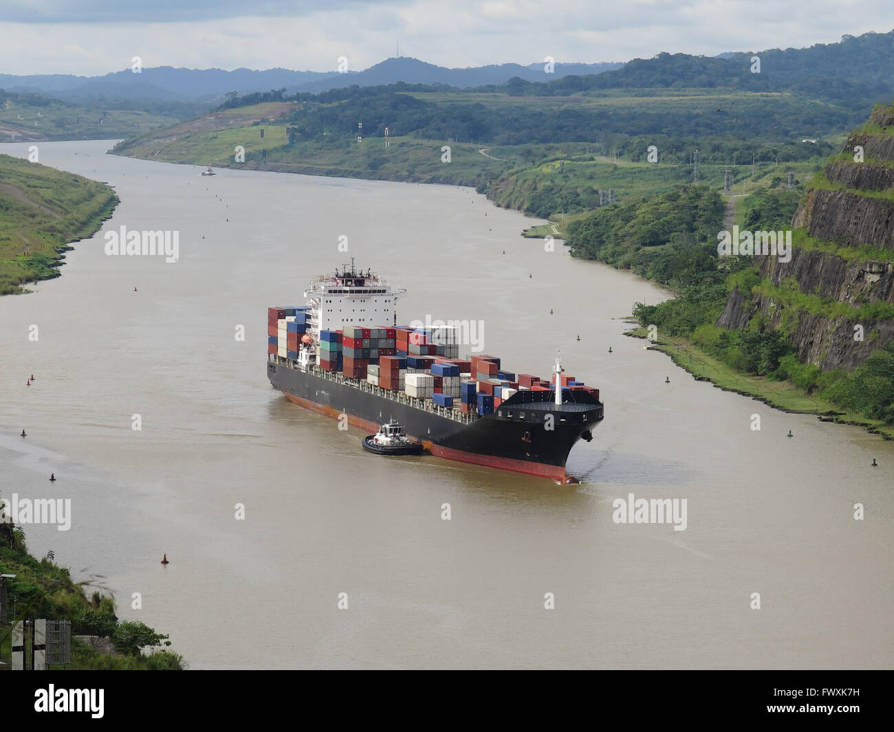 Cargo ship crossing Panama canal Stock Photo - Alamy