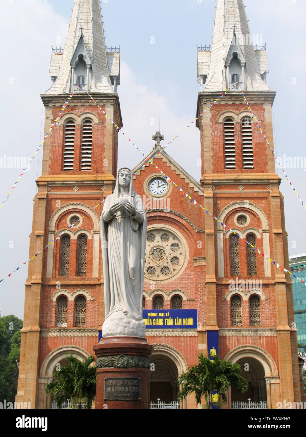 Statue of Our Lady of Peace in front of Notre Dame Cathedral Basilica ...