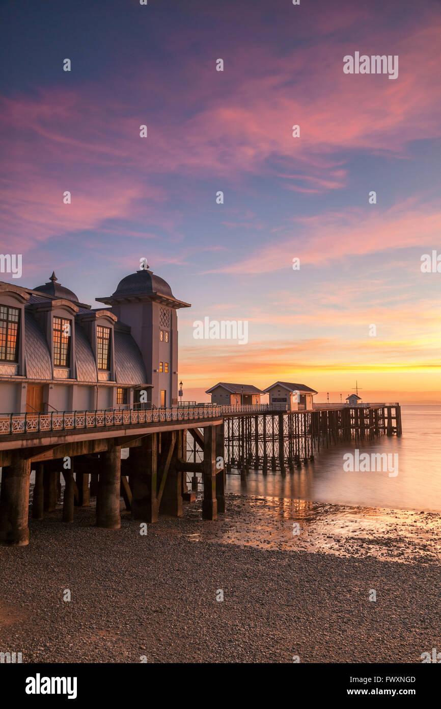 Penarth Pier, Vale of Glamorgan, Cardiff, Wales, UK Stock Photo - Alamy