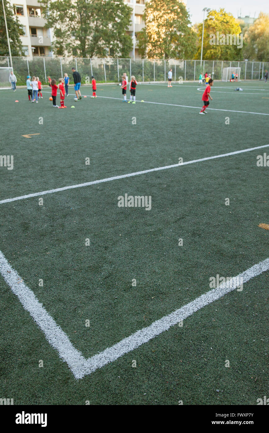Children playing soccer outdoors hi-res stock photography and images ...