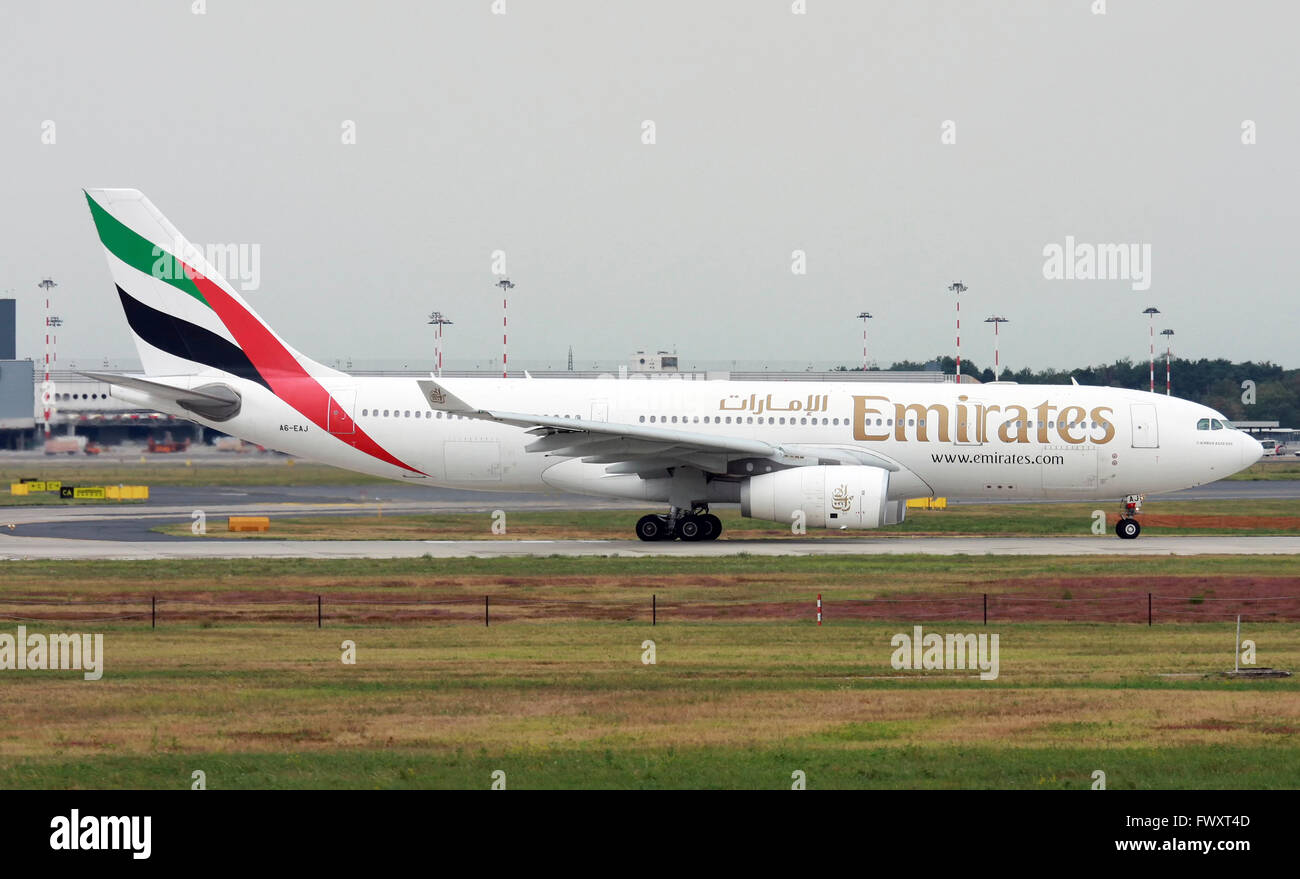 Emirates airbus a330 200 hi-res stock photography and images - Alamy