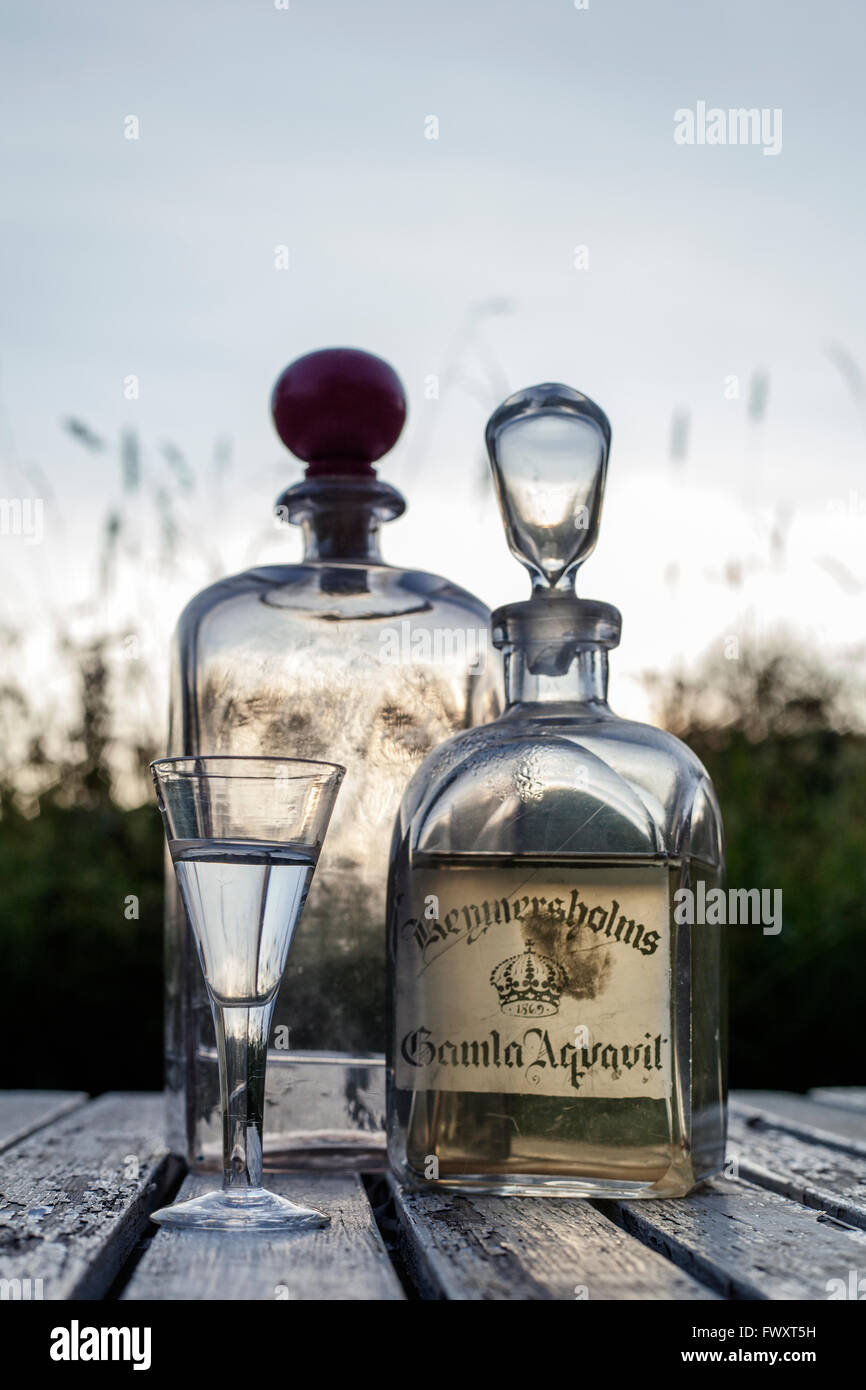 Empty alcohol bottles hi-res stock photography and images - Alamy