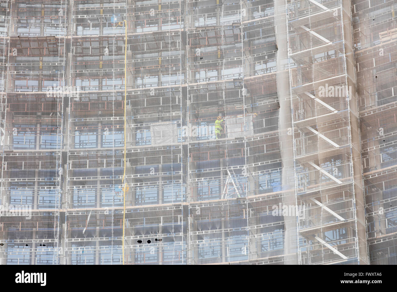 Wire scaffolding hi-res stock photography and images - Alamy