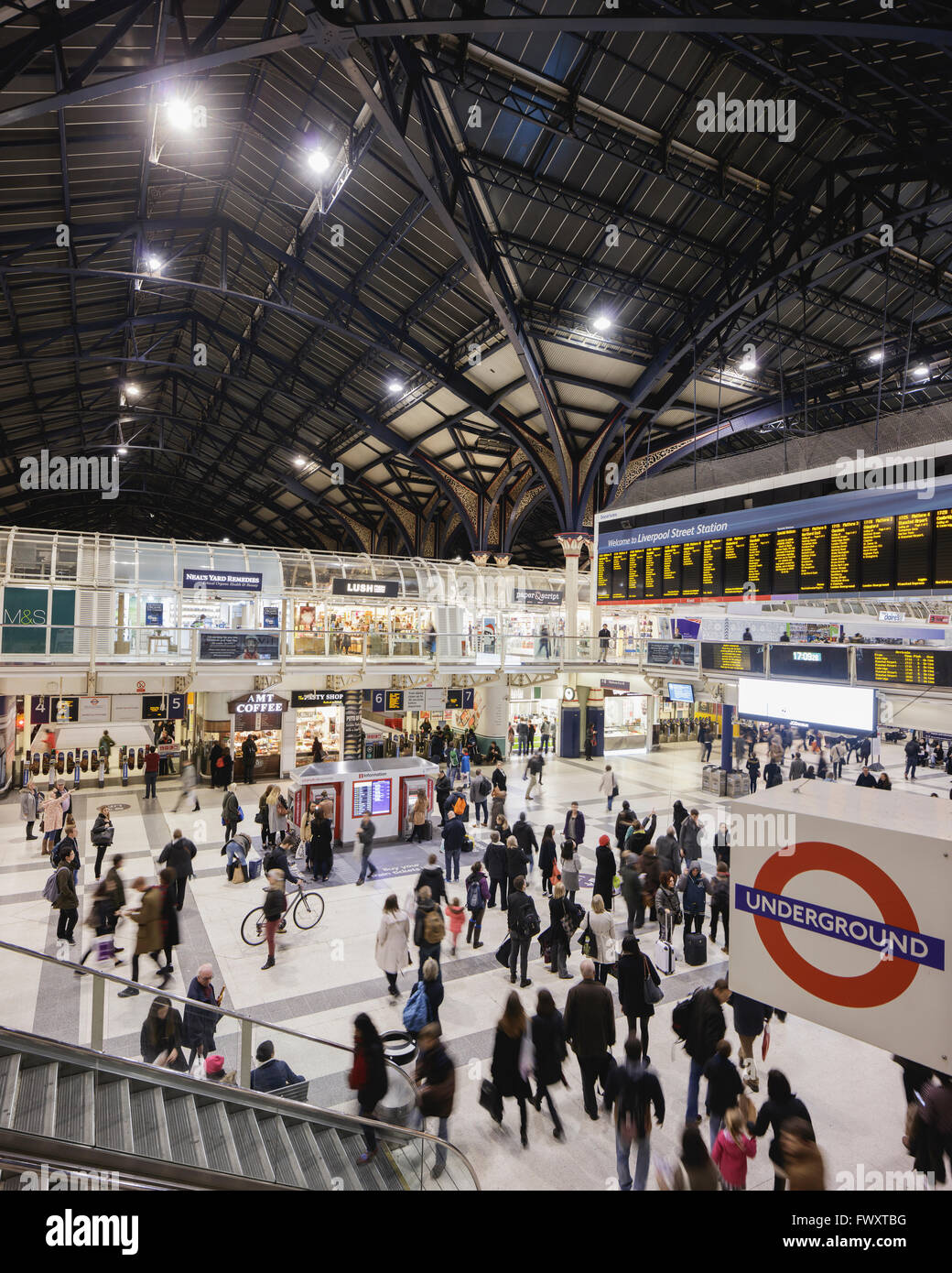 Liverpool commuters hi-res stock photography and images - Alamy