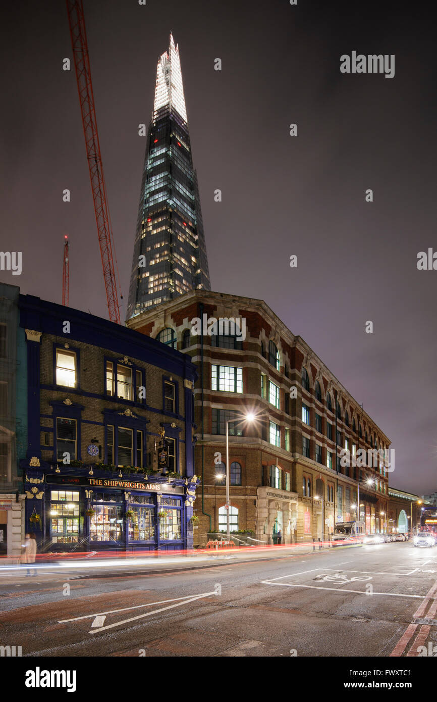 Skyscraper night illuminated london hi-res stock photography and images ...